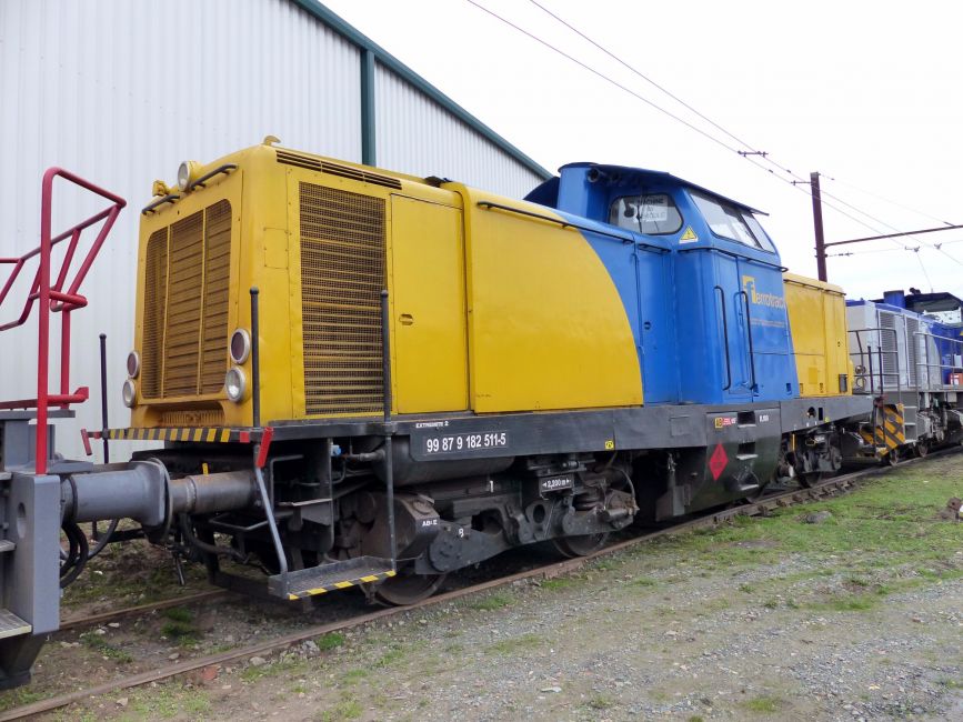 V211