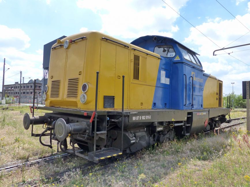 V211