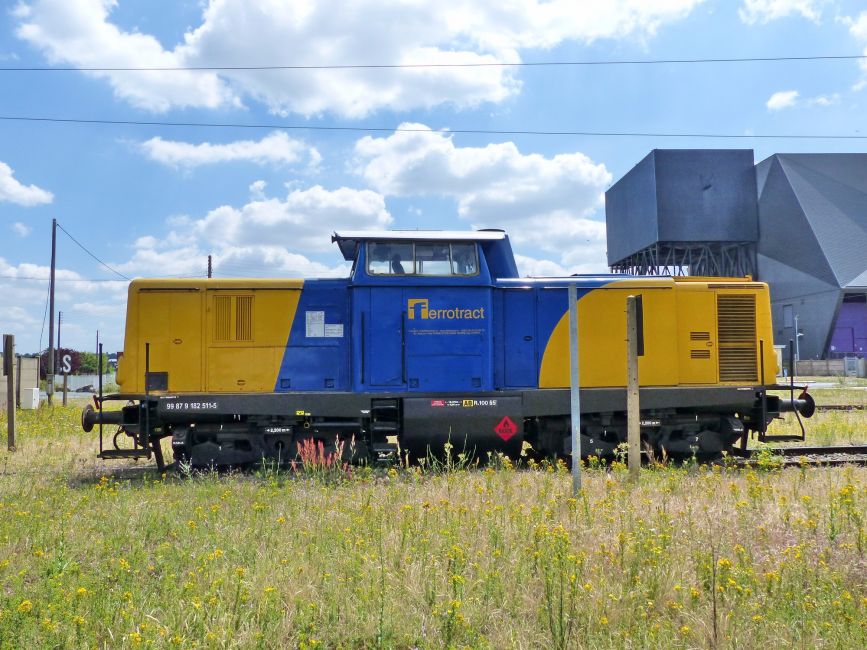 V211